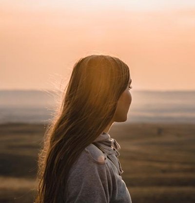 Cómo conseguir un rubio oscuro natural en casa | Blog Garnier