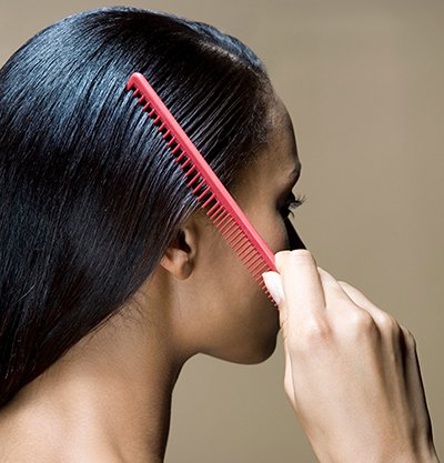 Caspa: qué es y cómo evitarla. Consejos y trucos | Blog Garnier