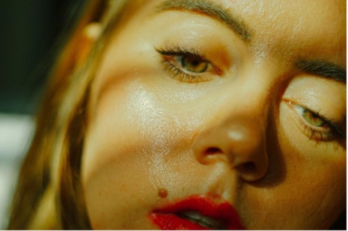 Sebo en la cara: ¿qué es y cómo controlarlo? | Blog Garnier